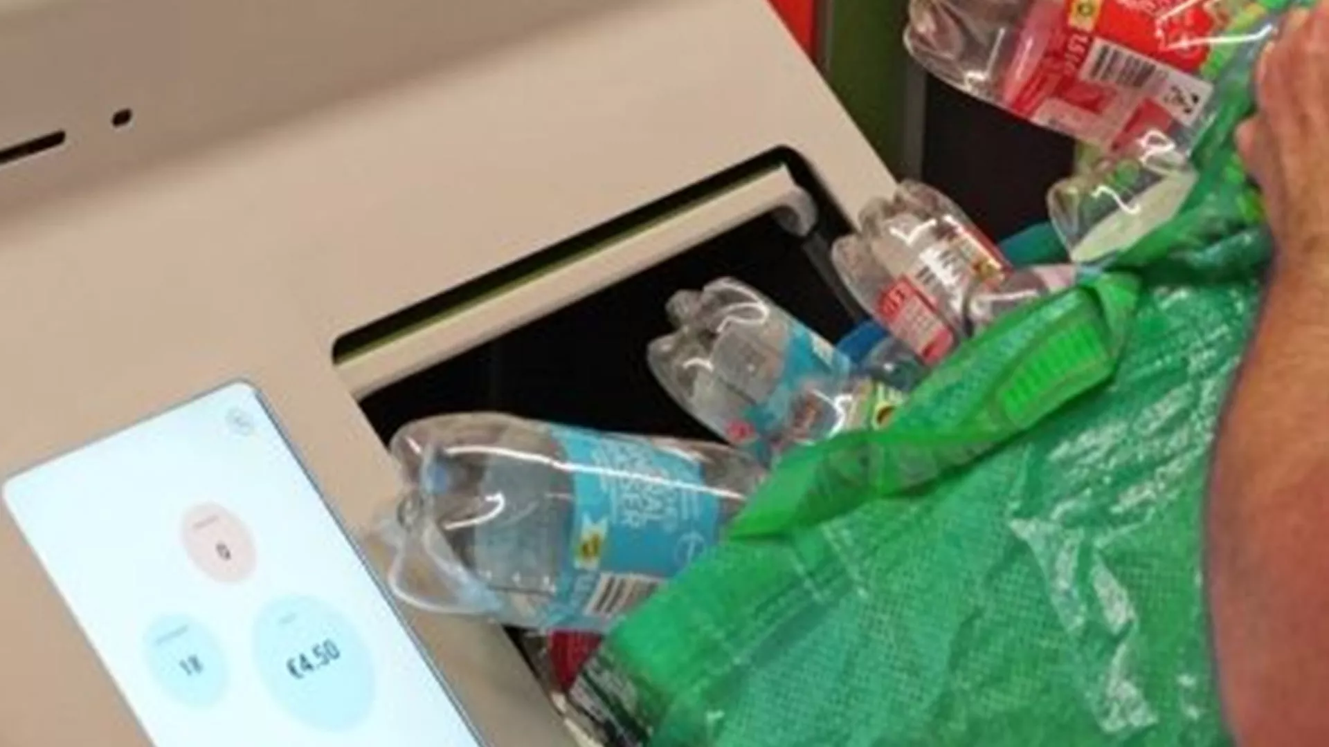 Kaufland tests simplified DRS machine | IGD (Institute of Grocery ...