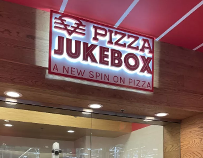 Walmart’s Pizza Jukebox uses a robot named Luigi | IGD (Institute of ...