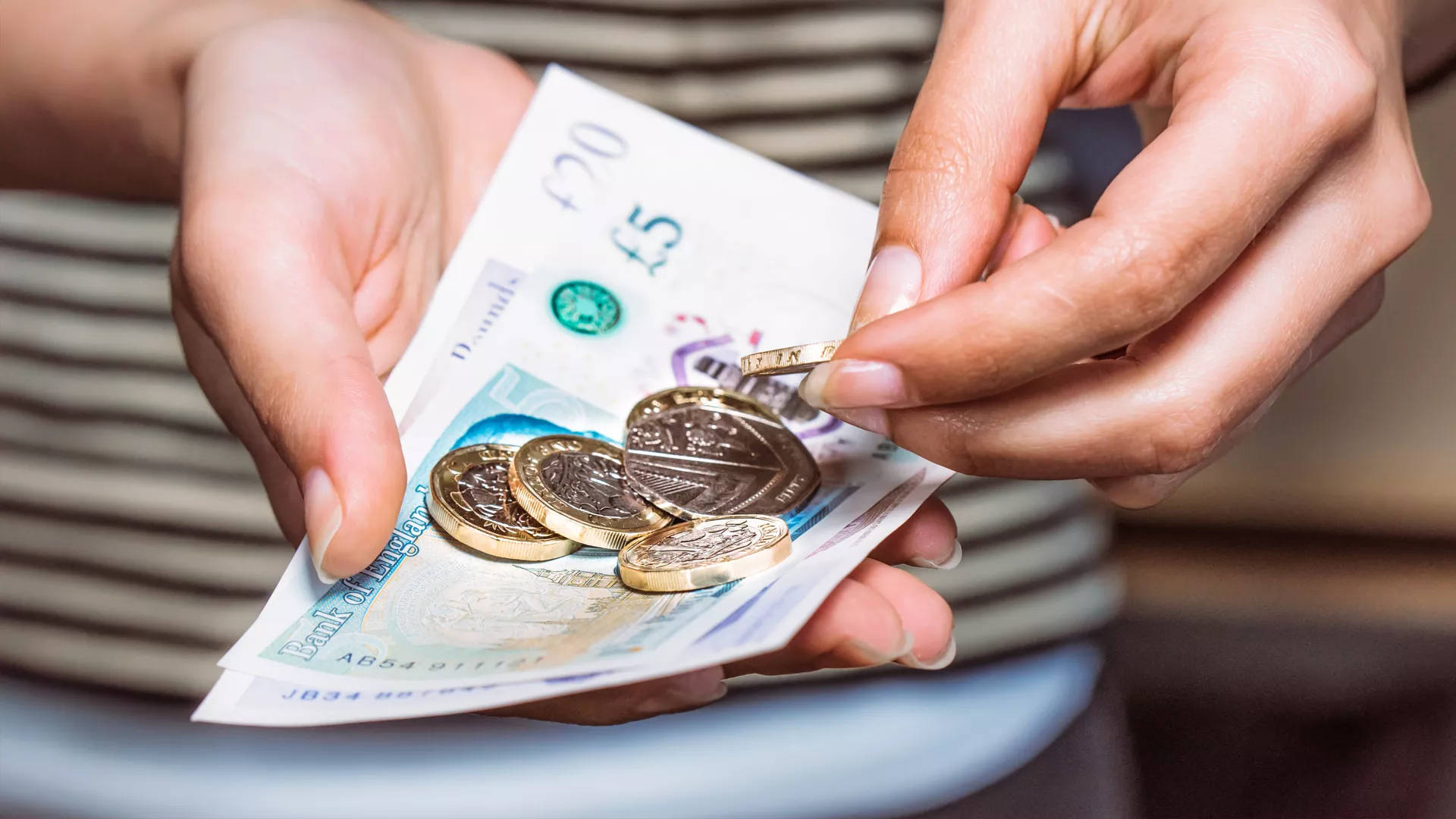 Bulletin: economic outlook, higher growth, falling income | IGD ...